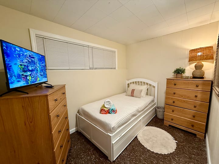 A Cozy Bedroom / Shared Spaces - Sleepy Hollow, NY