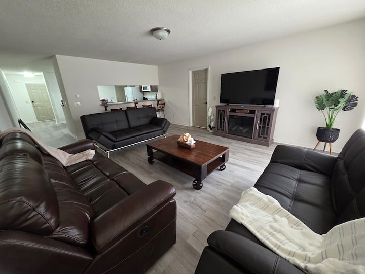 Cozy Home - Fort Wayne, IN