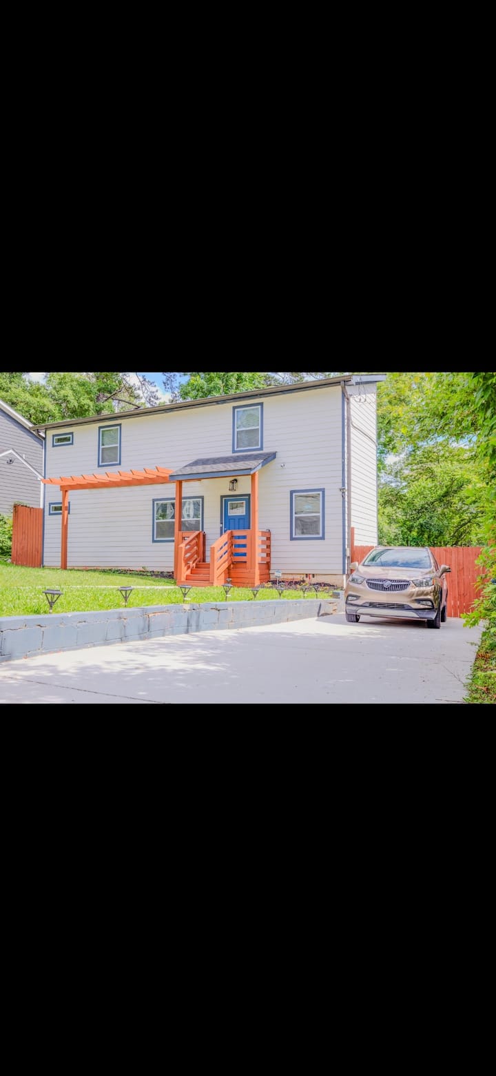 Modern Retreat In West Midtown - Atlanta, GA