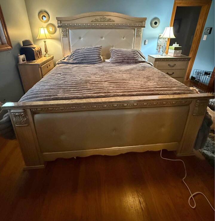 Fully Furnished Home Nice&firm - Flint, MI