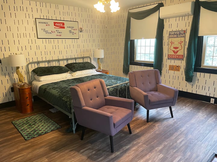 Room 217 At All Hallows Inn B And B - Vermont