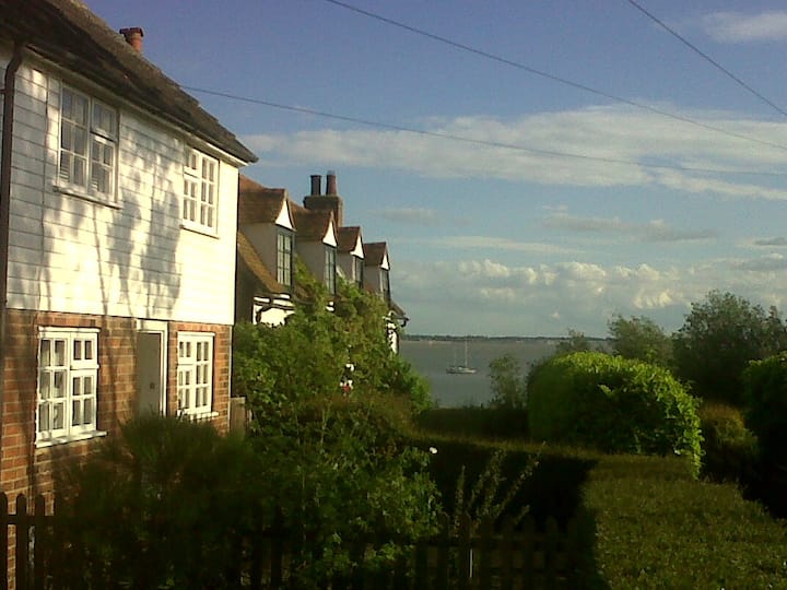 Island Cottage- May +Aug Availability. - West Mersea