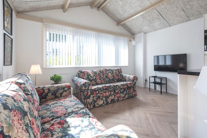 Therese Charming Garden Cottage - Zandvoort