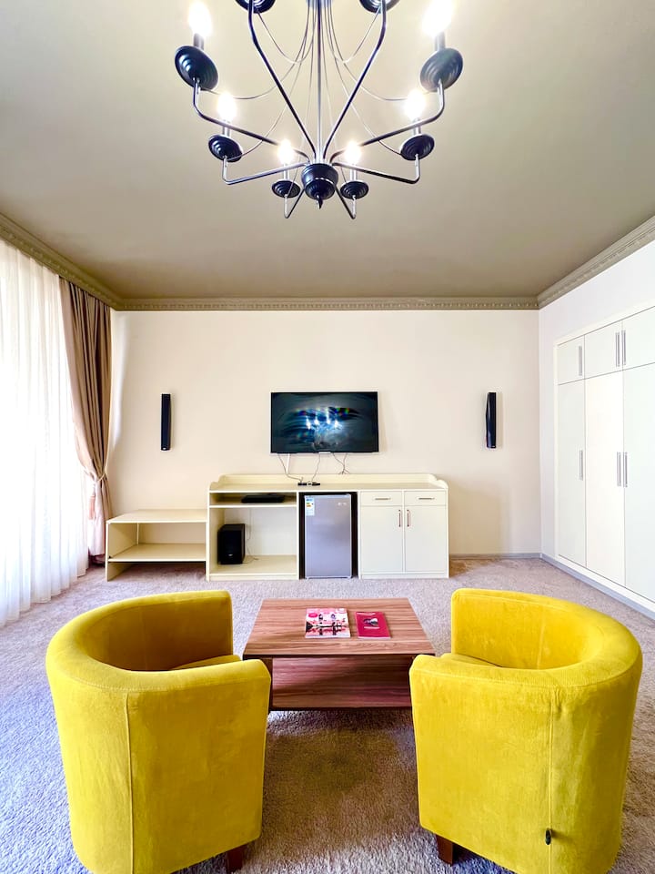 Modern Style Central Flat (3 Minutes To Nizami St) - Bakú