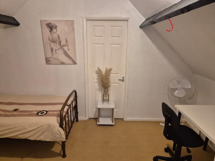 Bargain Room In Newcastle Center - Newcastle upon Tyne