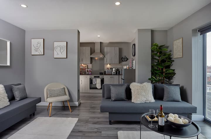Comfortable & Stylish Near Art Gallery Sleeps 8 - Liverpool
