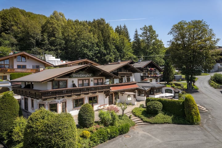 Weinberghof – Gruppenhaus Mit Kino, Spa &Terrasse - Kitzbühel