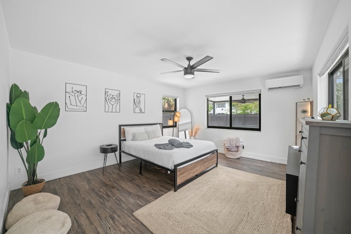 Fort Modern Vacations 4 - Fort Lauderdale-Hollywood Airport (FLL)