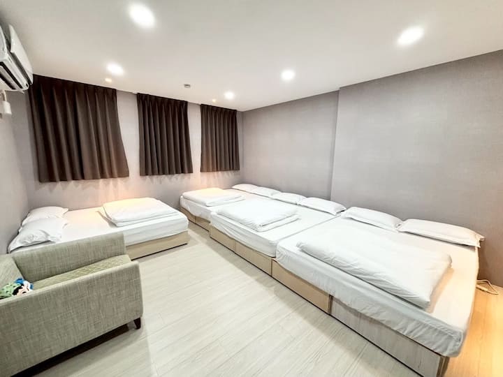 O台北 西門町(超過16人房)整層大空間/美食商圈/廚房/洗衣機/超大採光窗戶/鄰近超市、商圈、夜市 - Taipei