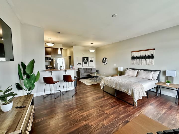Downtown Penthouse Loft W/ View - 인디애나폴리스
