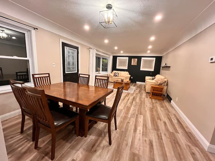Country Home - Tillsonburg