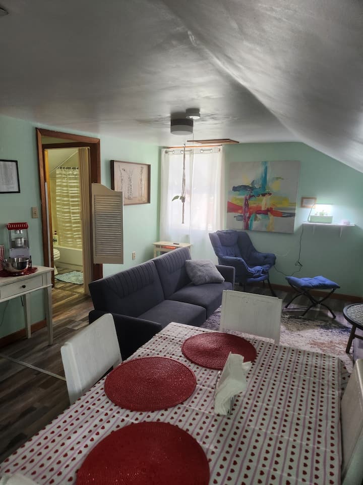 The Poplar One. Southern Hospitality In Wv. - Wheeling, WV