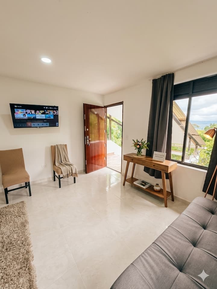 Apartment 5b · Family-oriented, 2 Bedrooms In A Quiet Area - Bello, Colombia