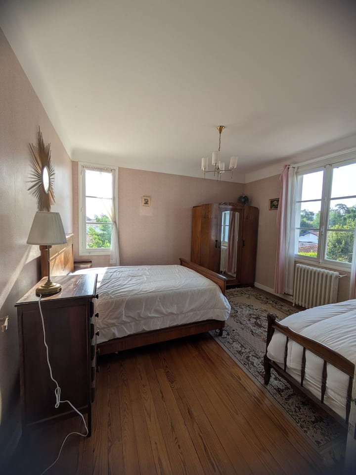 Chambre : Lit Double Et Simple. - Biarritz