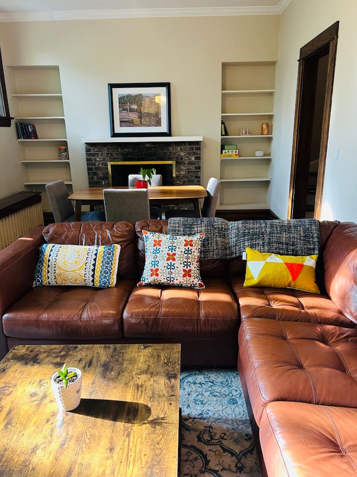 Condo In Hyde Park! 2 Min To Uofc 6mi Downtown! - Chicago