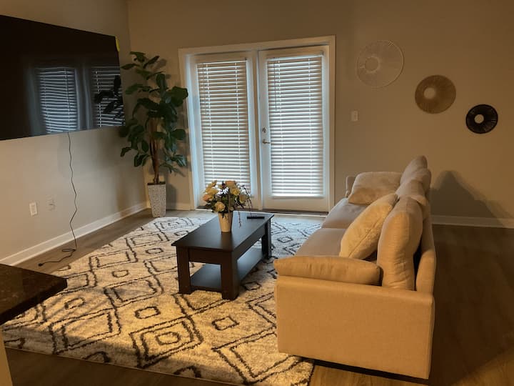 A Charming Virginia Beach Apartment. - Chesapeake, VA