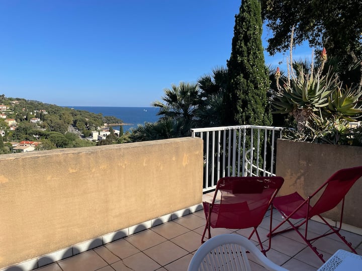 #3 Appartement Proche Plage - Vue Mer + Terrasse - Le Lavandou