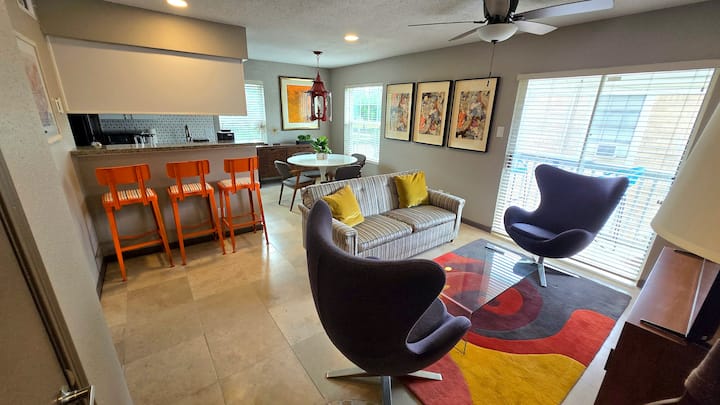 Mid-century Med Center Condo - Houston, TX