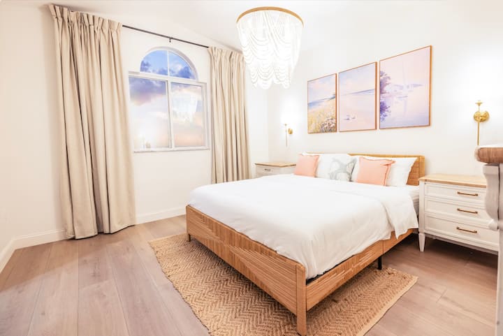 King Bed • Spacious • Boutique-style Stay - Homestead, FL