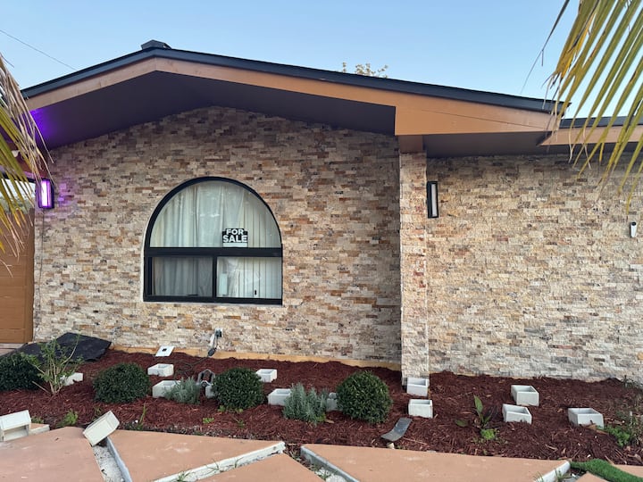 Mega Seven Holding Property - Miramar, FL