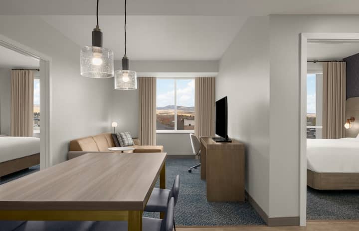 Stylish 2 Br Kitchen Suite W/ Parking & Breakfast - Boise, ID
