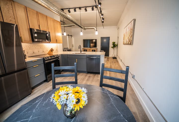 Tc. Great Location. Clean. Rooftop Hot Tubs - Traverse City