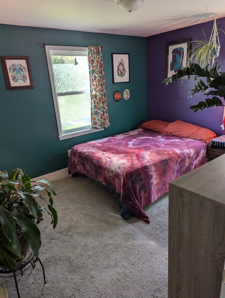 Hue Haven - Room In Shared House - Columbus, OH