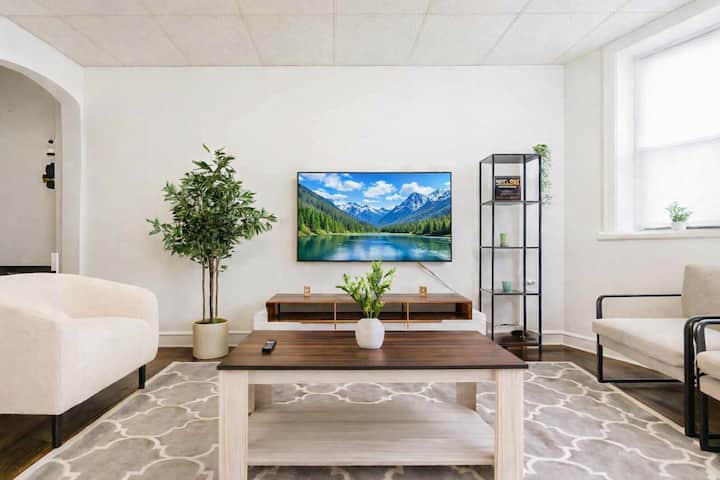 Ideal North Side Stay | 2br W/ Queen Beds+ Wifi - Evanston, IL