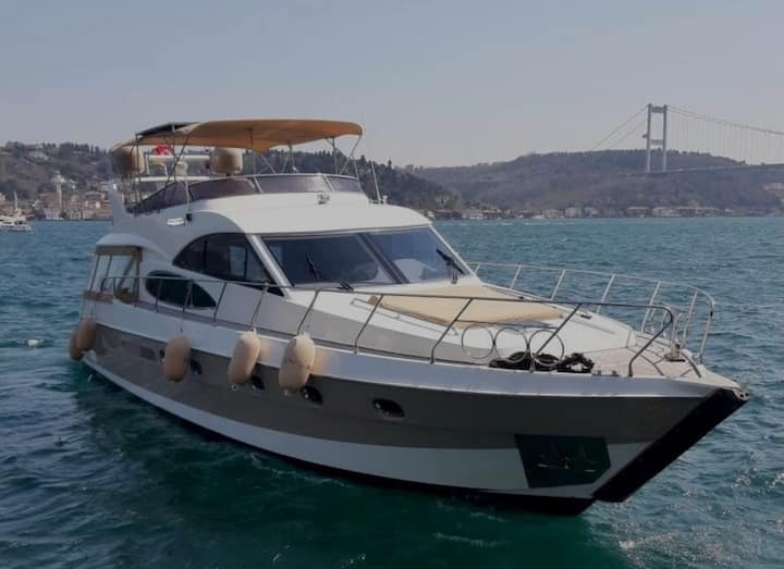 Private Yacht Bosphorus Tour W/stay Or Without - Estambul