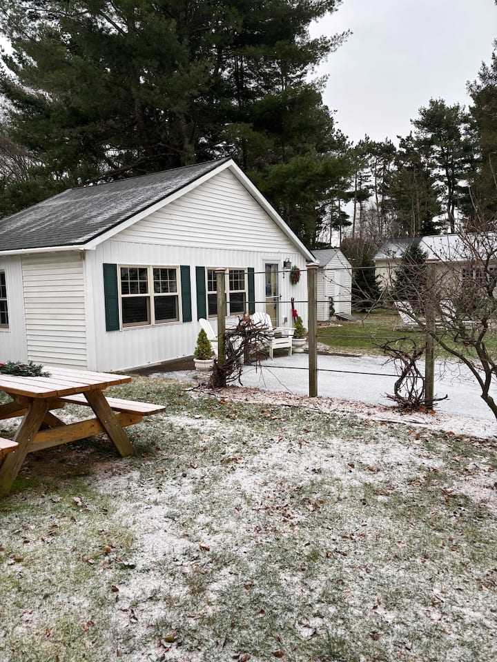 One Bedroom Near Uvm, Medical Center, Waterfront - Burlington, VT