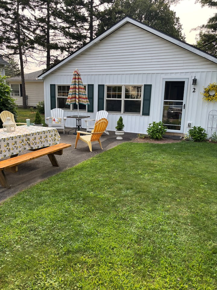 One Bedroom Near Uvm, Medical Center, Waterfront - Burlington, VT