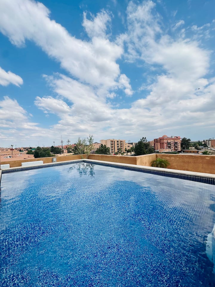 Oasis Urbaine à Marrakech Avec Piscine Sur Le Toit - Marrakech