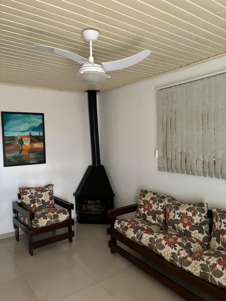 Casa Inteira, Espaçosa, Completa - Alegrete