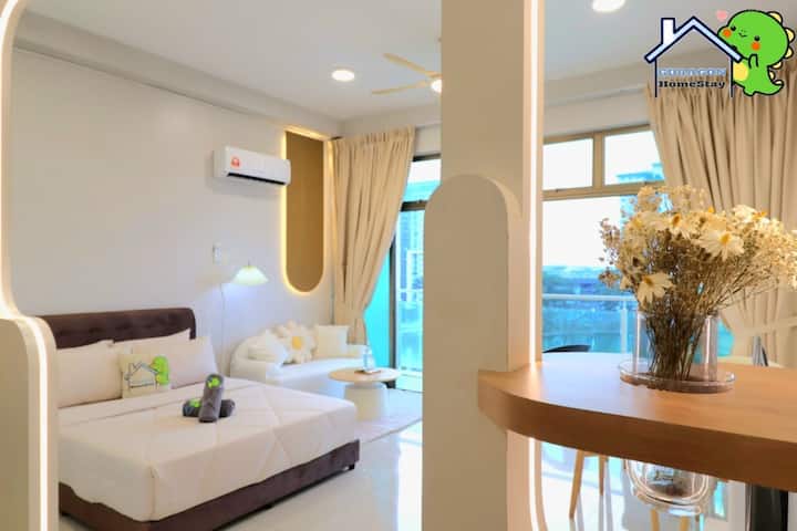 Palazio Mount Austin Studio Lake View Balcony - Johor Bahru