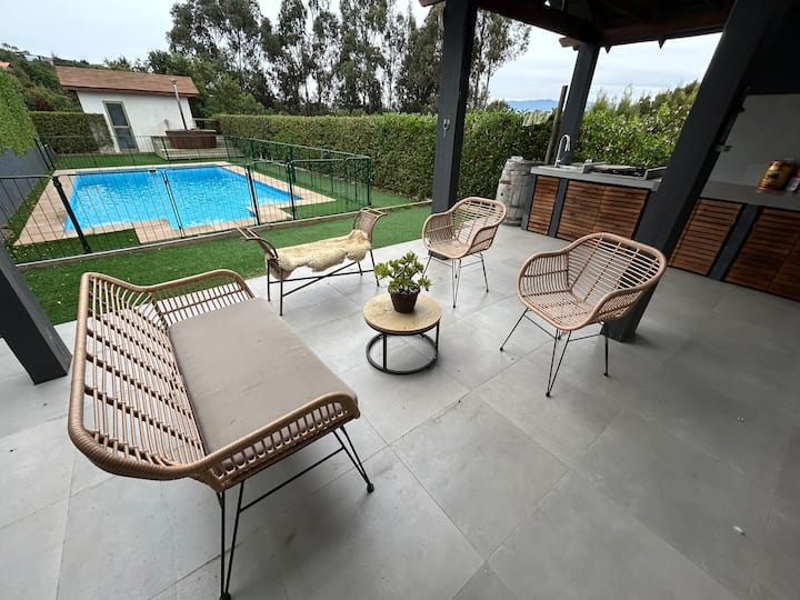 Casa En Parcela, Con Quincho Y Piscina - Quintero