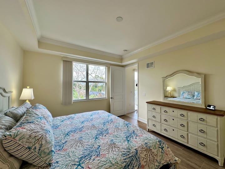 New! Coastal Work Oasis - 1mi From Beach | D302 - Bonita Springs, FL
