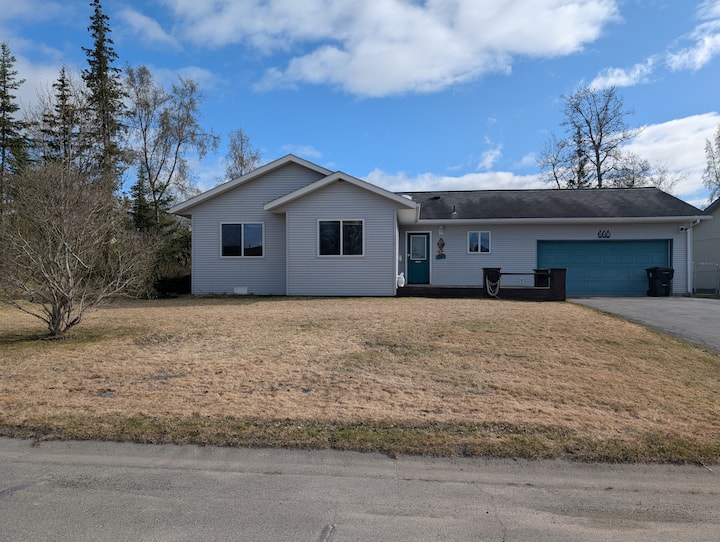 Grandma's Lil Cul De Sac House - Soldotna, AK