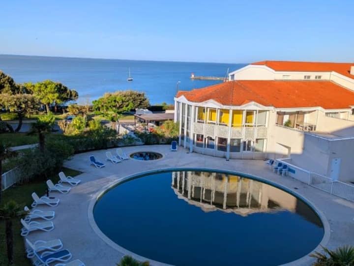 Appartement Vue Mer Et Piscine Privative - Plage de Fouras