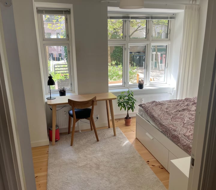 Værelse På ØSterbro Med Egen Indgang - Copenhagen