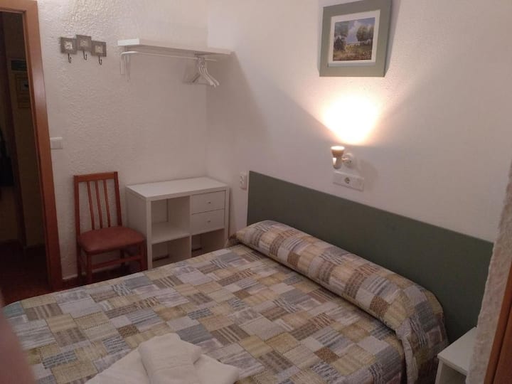 Habitación Cama Doble Y Baño - Zaragoza, España