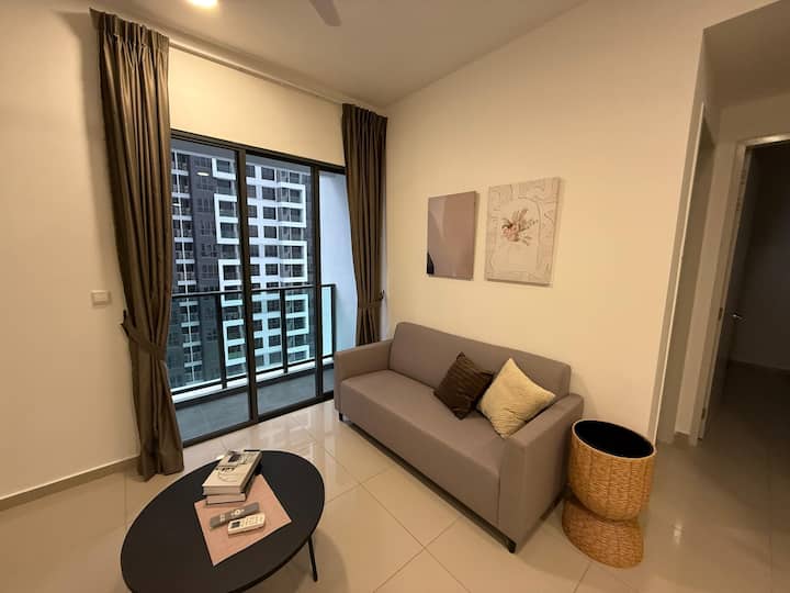10 Pax 3br In Puchong | Wifi | 15 Mins To Ioi Pch - Puchong