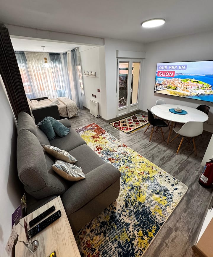 Entre El Mar Y La Ciudad - Gijón