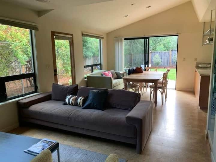 Tranquil  Private  2 Br Home In Palo Alto/stanford - Atherton, CA