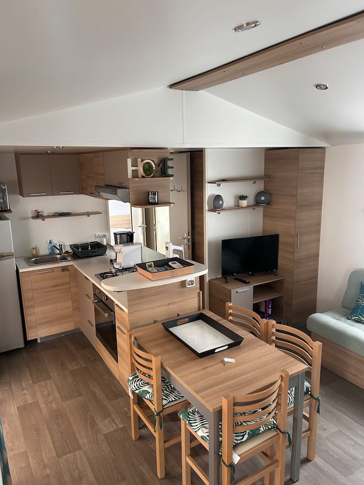 Loue Mobilhome 3 Chambres 2 Salles De Bain 2 Wc - Givrand