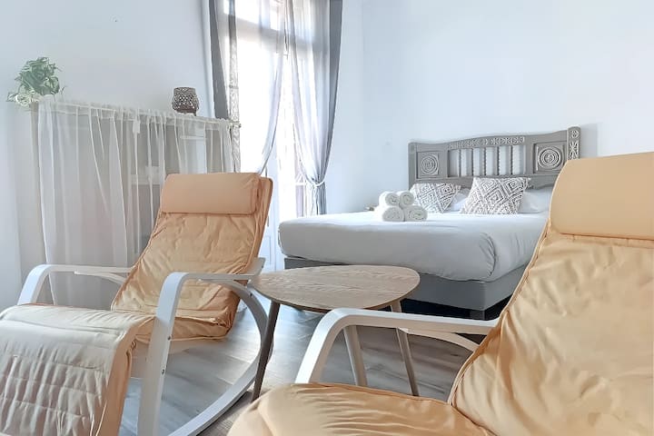 Large Studio Avec Terrasse - Amélie-les-Bains-Palalda