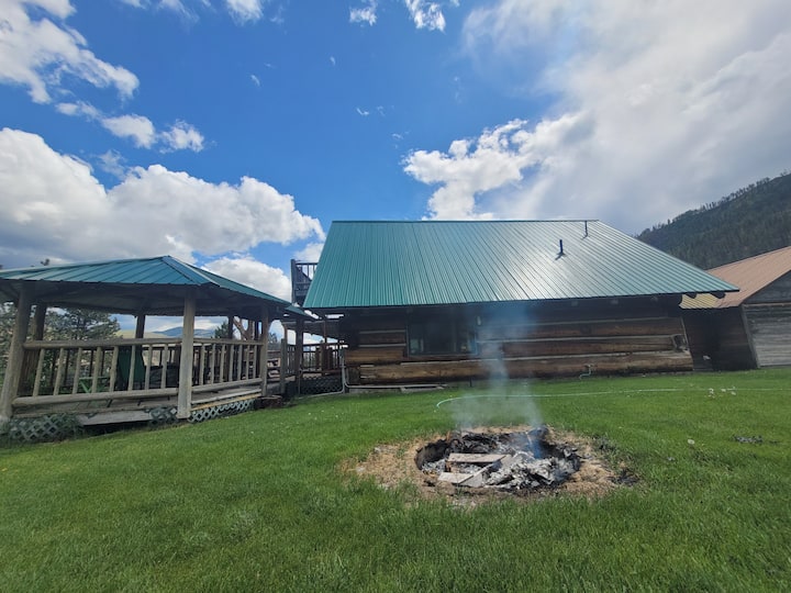 6bdrm Log Home On Acreage W/views - Lake Chelan, WA