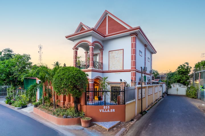Modern Pool Villa • Kitchen, Washer, Fast Wi-fi - Cambodia