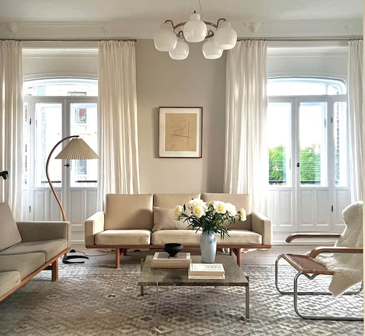 Designer Home Overlooking Copenhagen Lakes - 코펜하겐