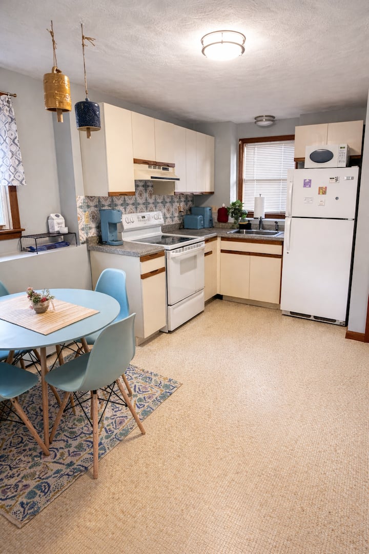 The Retro Apartment In Revere With Outdoor Area - Revere Beach, MA