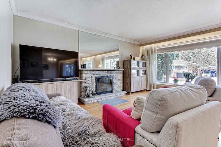 5 Bdrm Cozy House In Central North York - Toronto